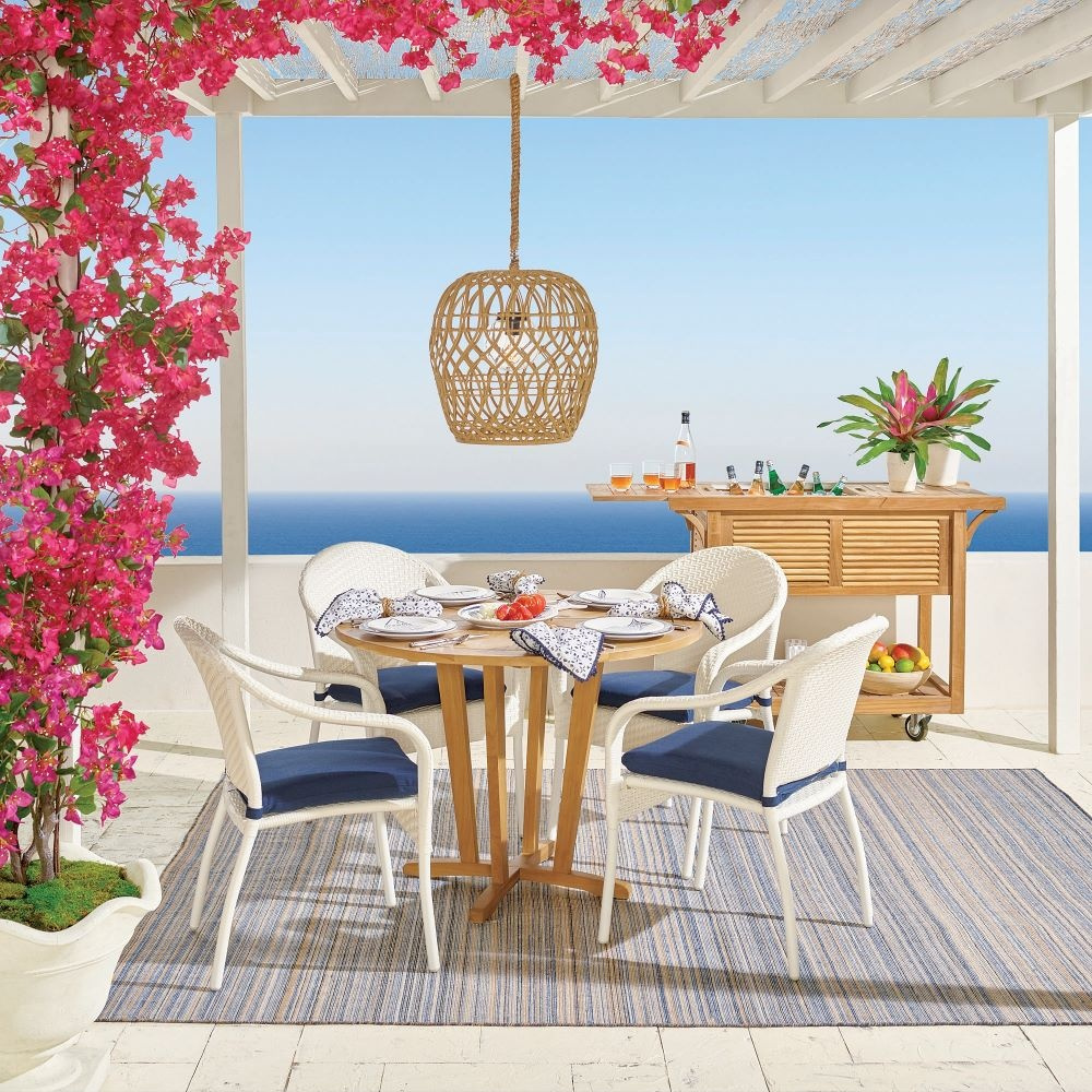 Frontgate: Outdoor Living